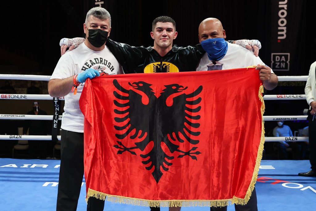 "Ariu shqiptar nuk ndalet"! Reshat Mati fiton edhe ndaj Ryan Pino, nuk ...