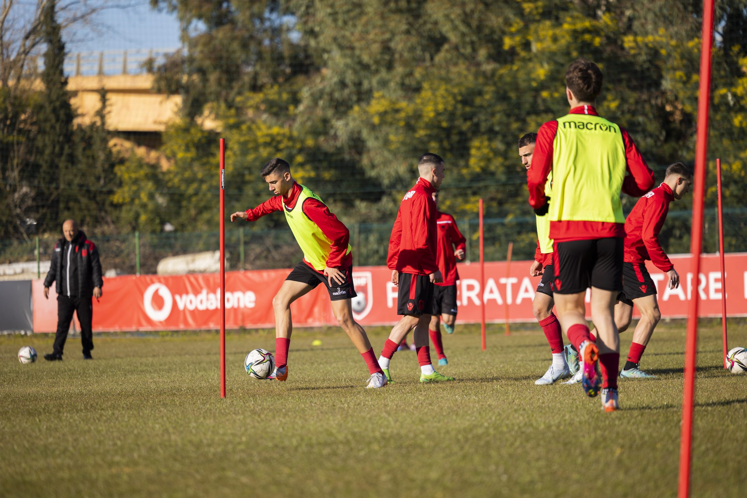 “Me projektin ‘Step by Step’ fuqizojmë lojtarët që luajnë në Shqipëri ...