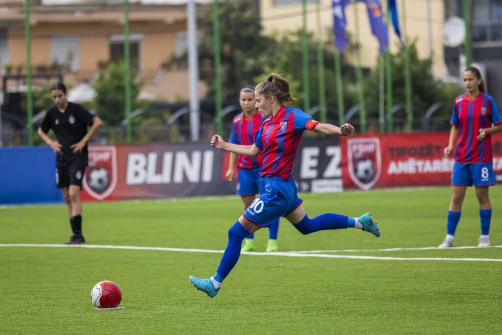 Klaudia Borci, “Talentja e Vitit 2023” me Vllazninë e vajzave dhe pyka ...